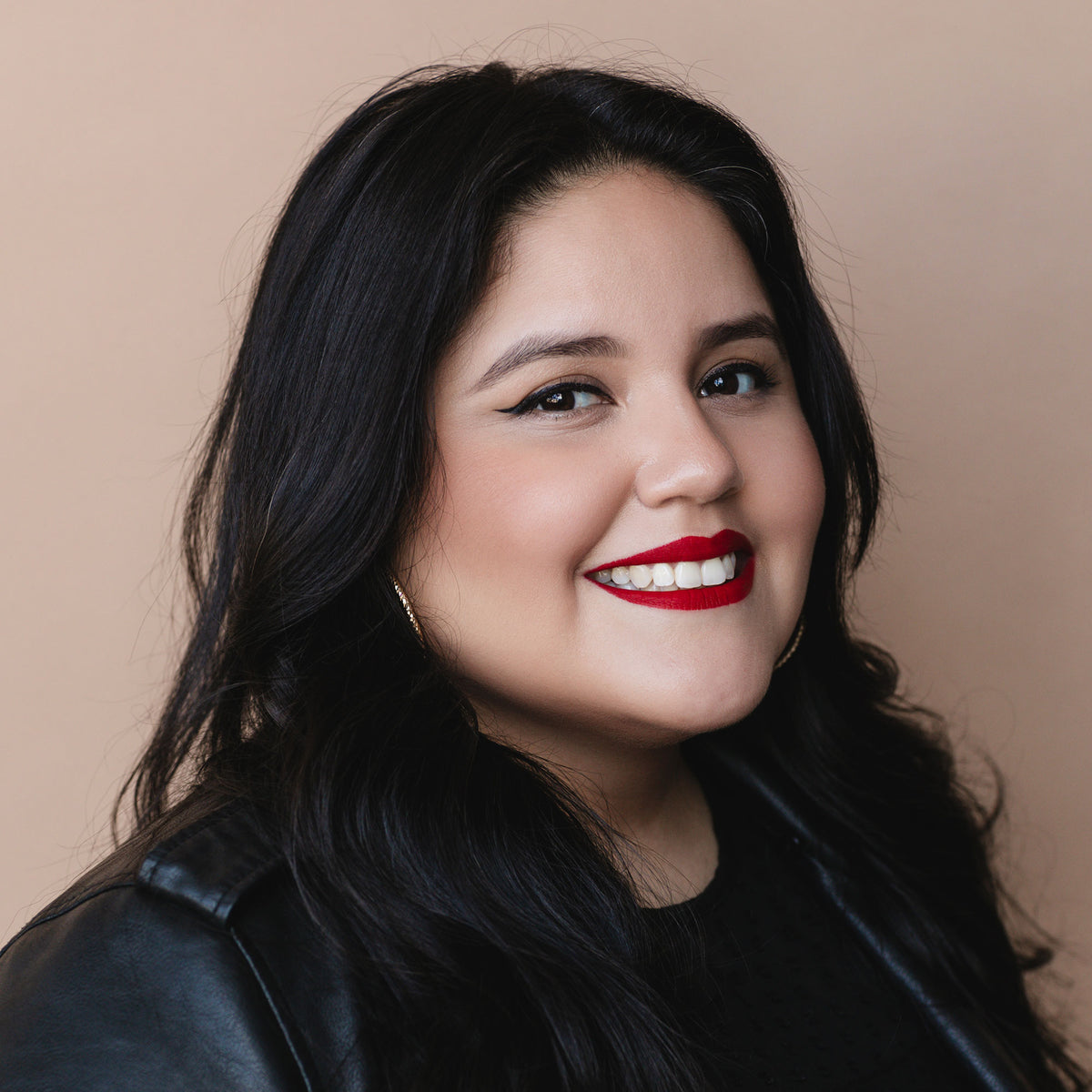 OMNIA® Artist Kelly Mazzini – OMNIA Brush